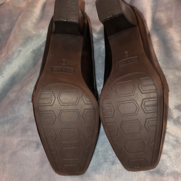 Etienne Aigner | Shoes | Nwot Etienne Aigner Leather Pumps Size 9 ...